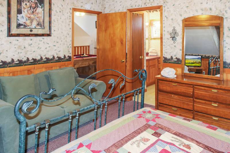 Dances With Wolves :: Pigeon River Cabins