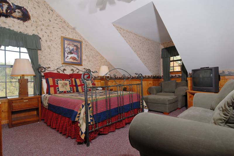 Dances With Wolves :: Pigeon River Cabins